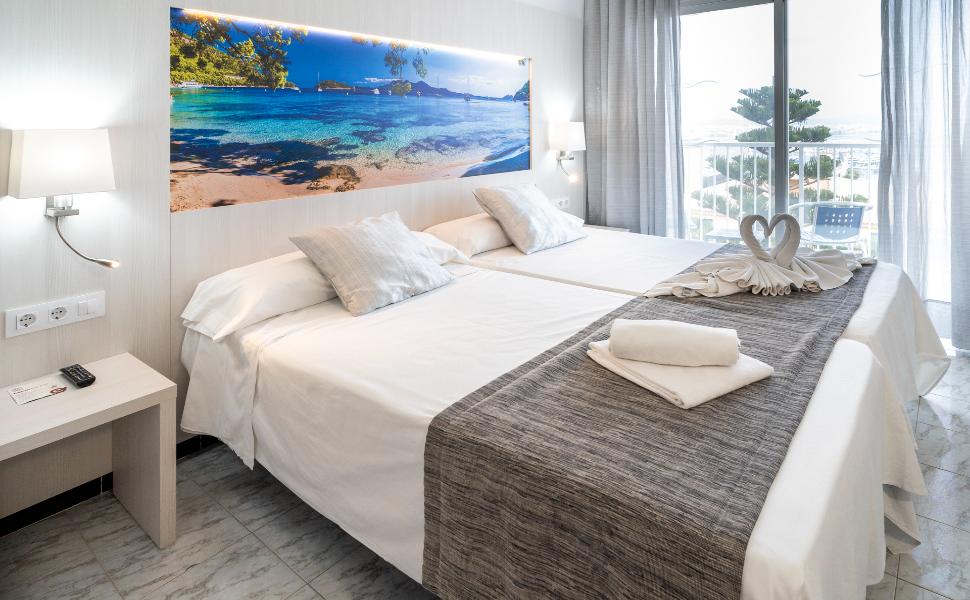 Rooms of the Hotel Amic Horizonte • Cheap Hotel in Palma